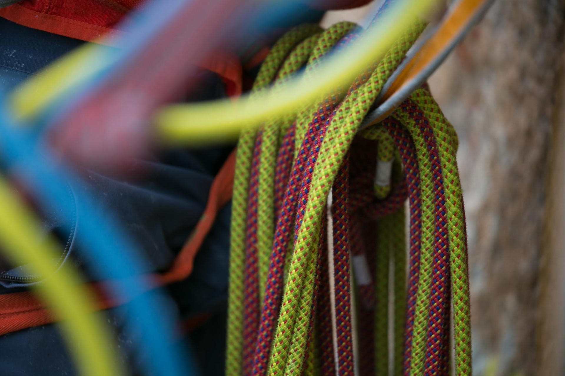 Odporne liny dynamiczne do wspinaczki w obiektach i na skałkach